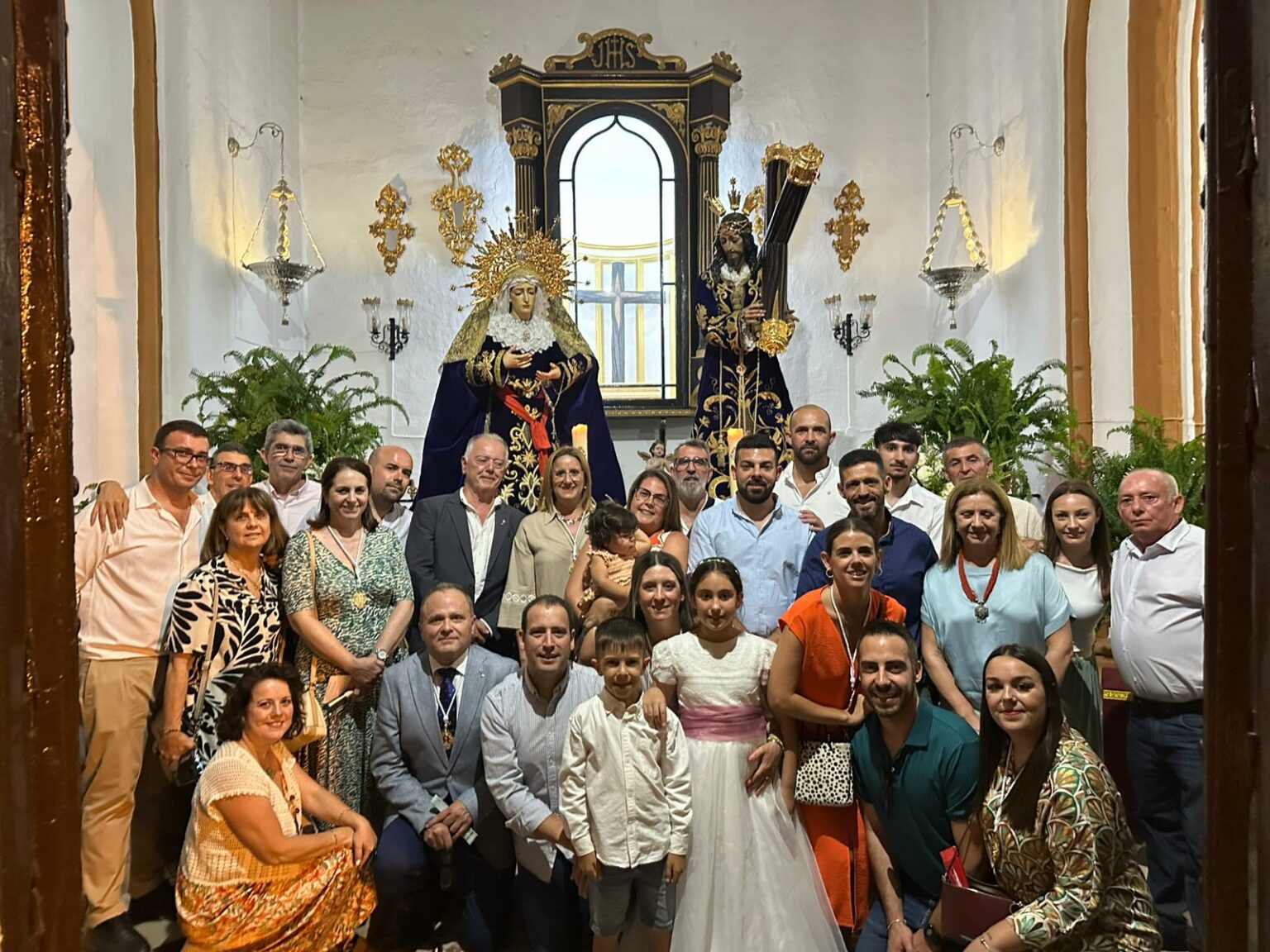 El Señor de las Torres y la Virgen de las Ánimas, en el altar del ...